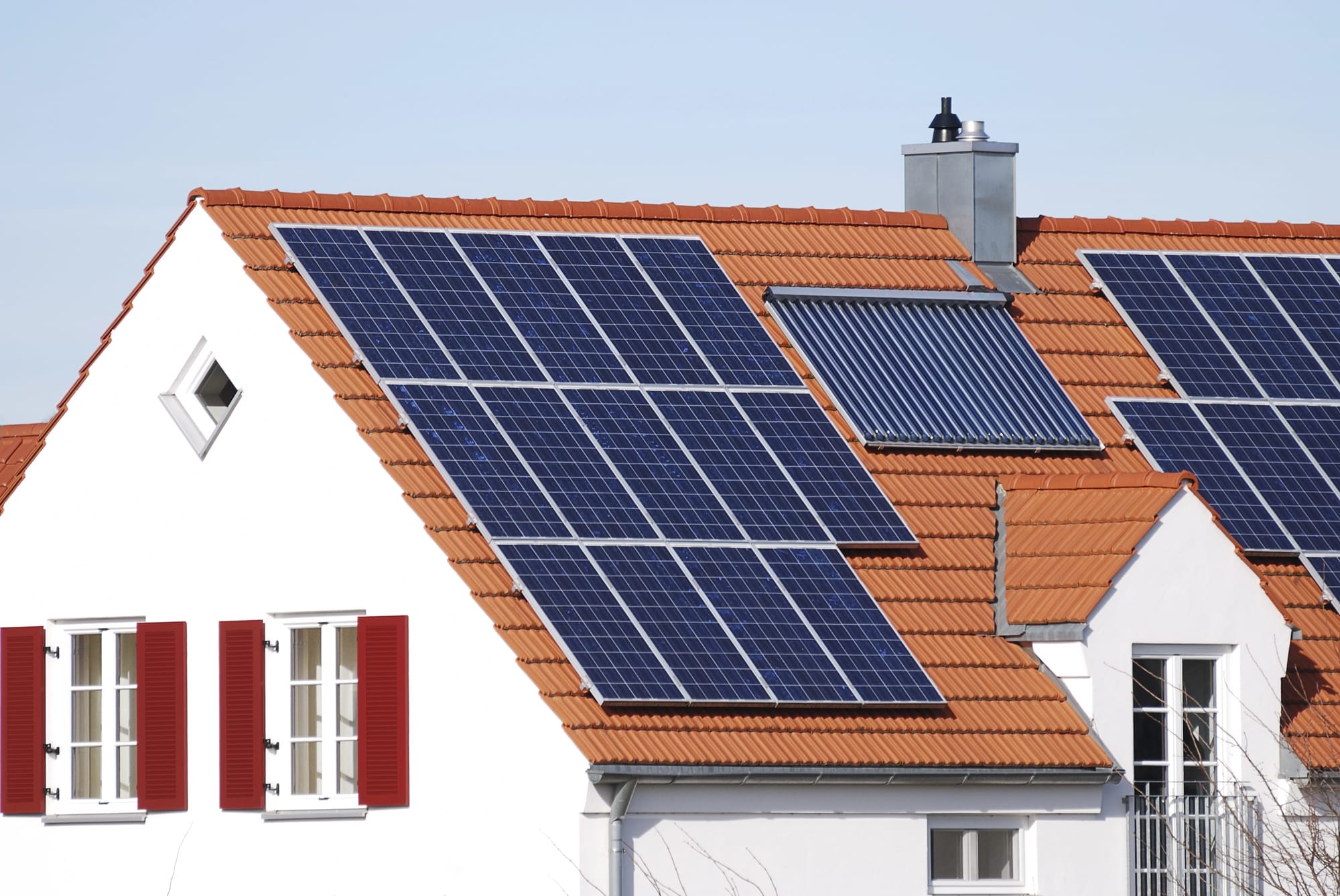 Solar Panel Output UK: How Much Electricity Do They Produce?